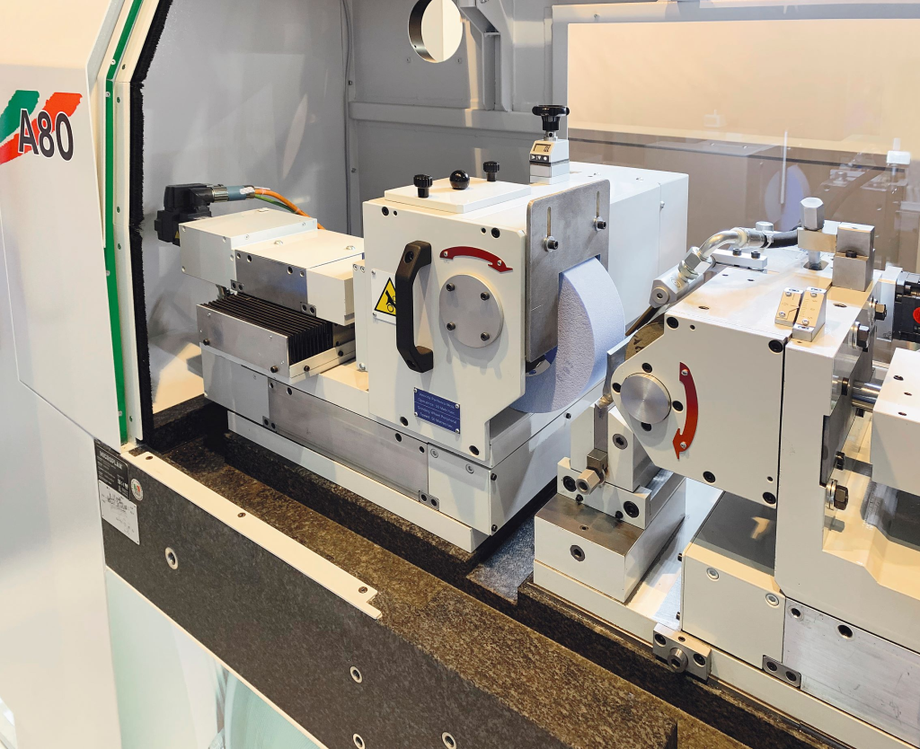 Rettificatrice senza centri A80 di Ghiringhelli nasce con 6 assi - Techmec